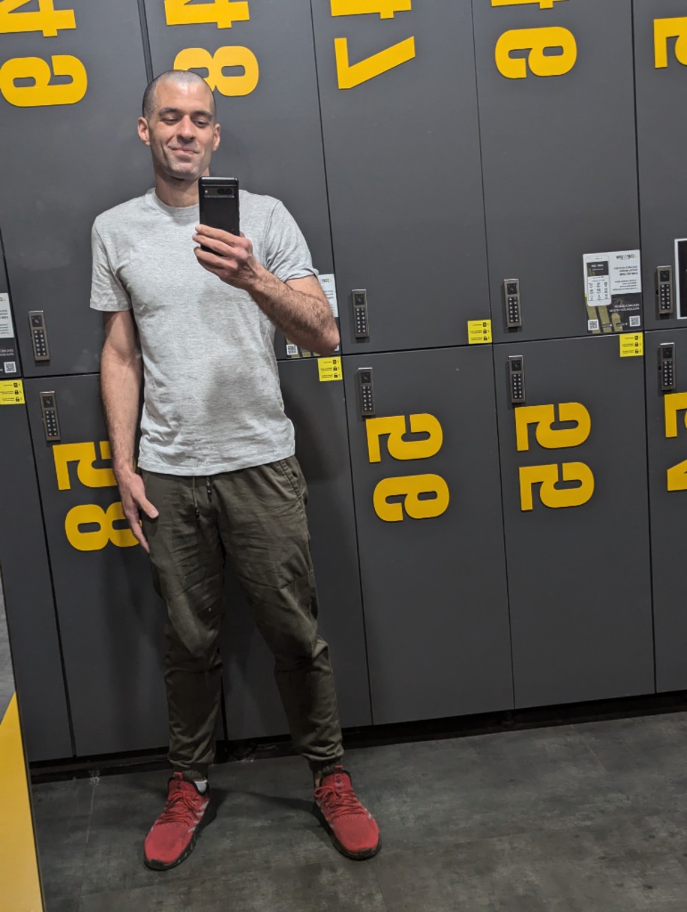 אני נראה מספיק טוב בשביל להכיר נשים? (30) - FXP