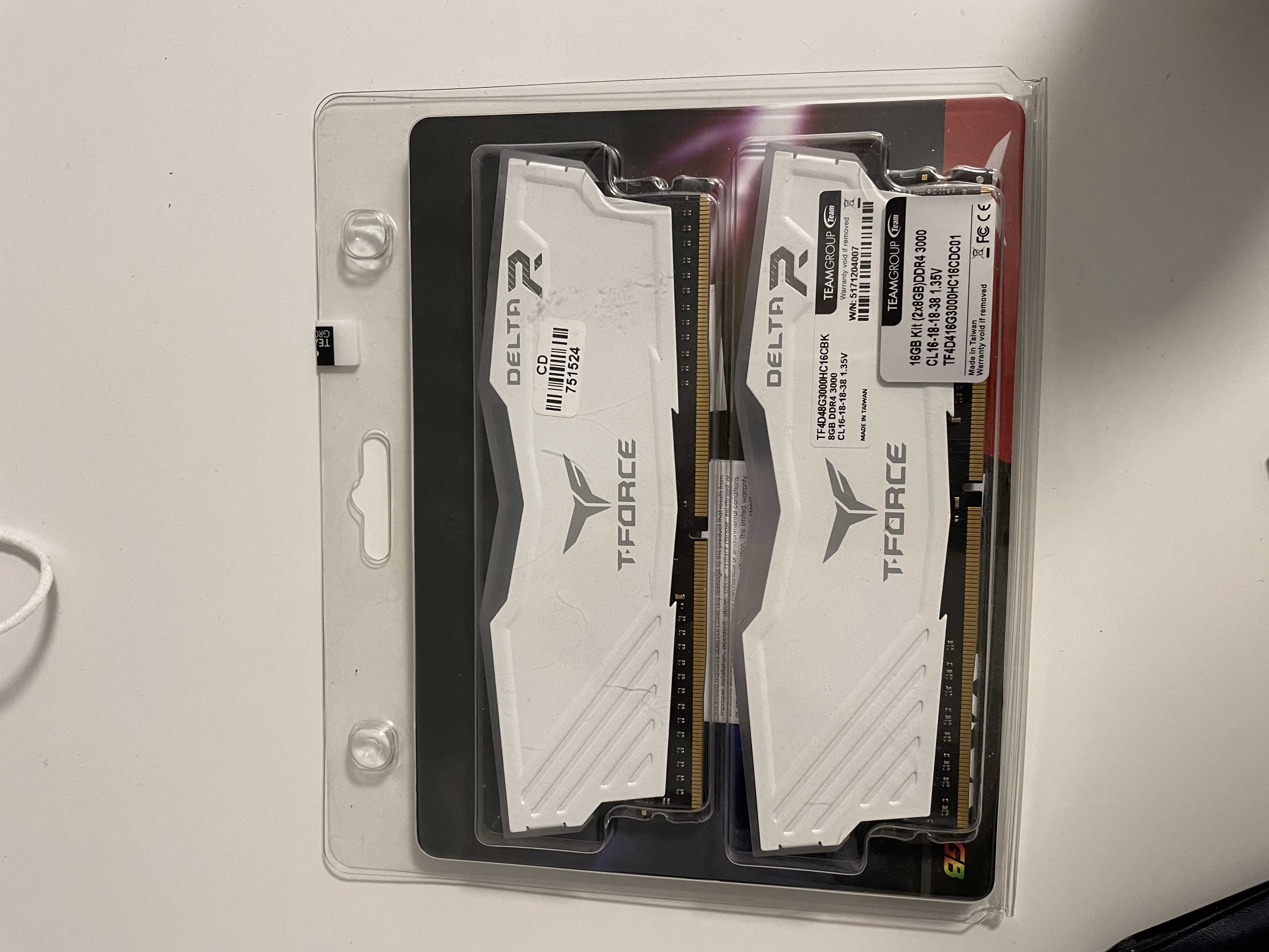 TEAM FORCE DDR4 16GB RGB - FXP