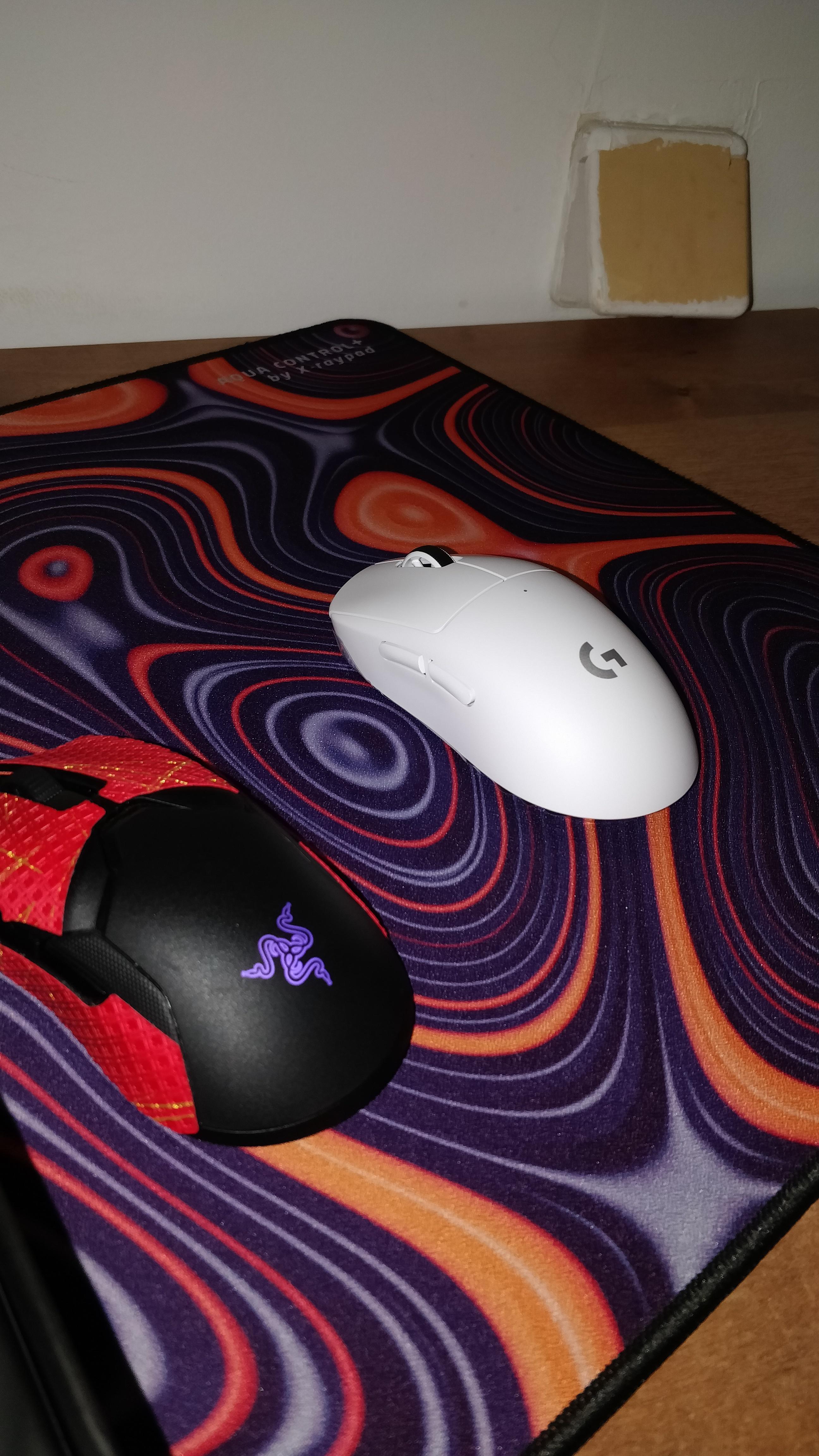 G Pro Superlight ו Razer Viper Ultimate - FXP