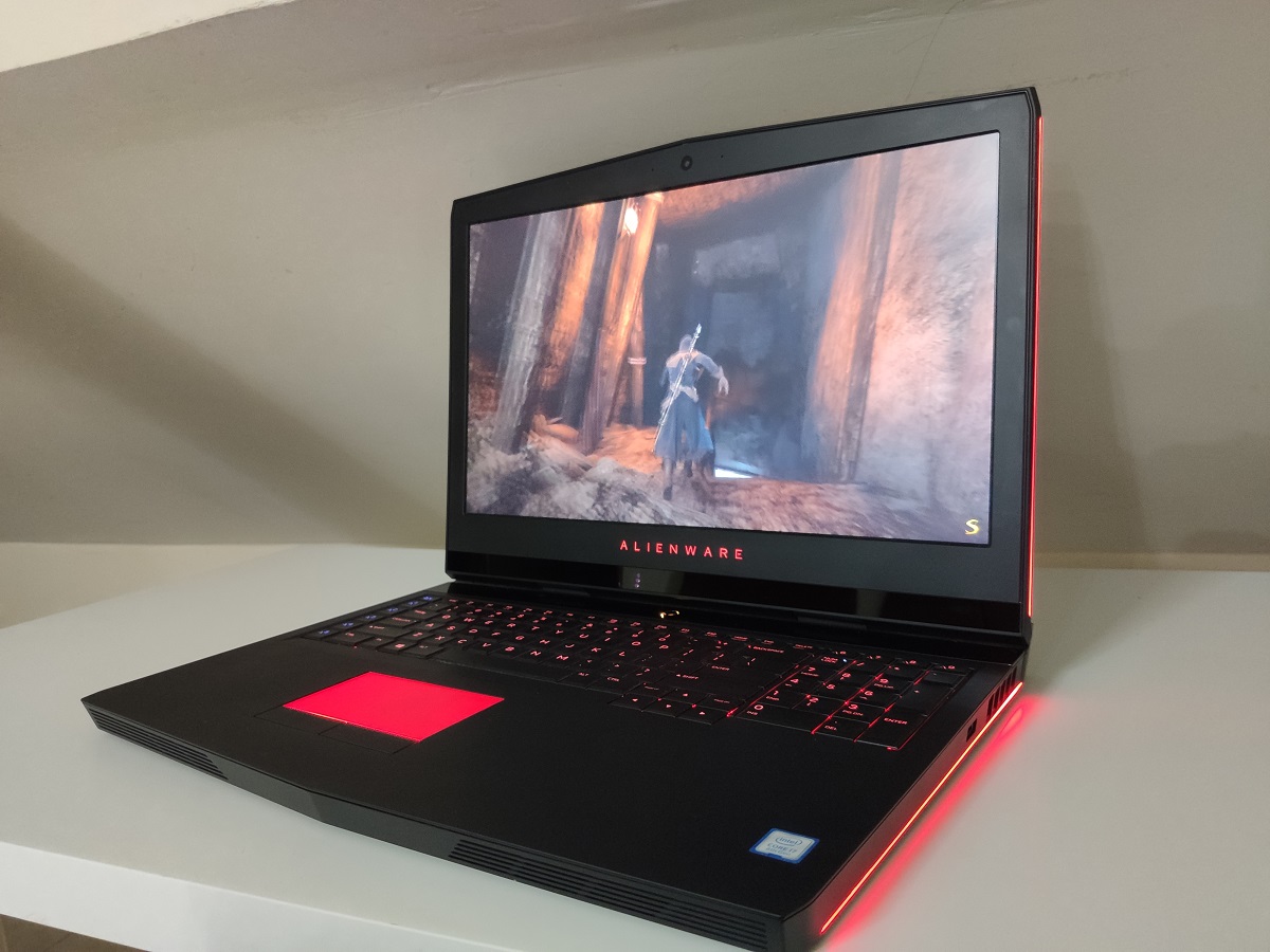 Alienware 17 R4 - i7-7700HQ, GTX 1060, 16GB Ram מצב חדש - FXP