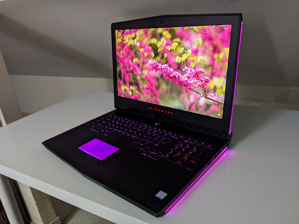 Alienware 17 R4 - i7-7700HQ, GTX 1060, 16GB Ram מצב חדש - FXP